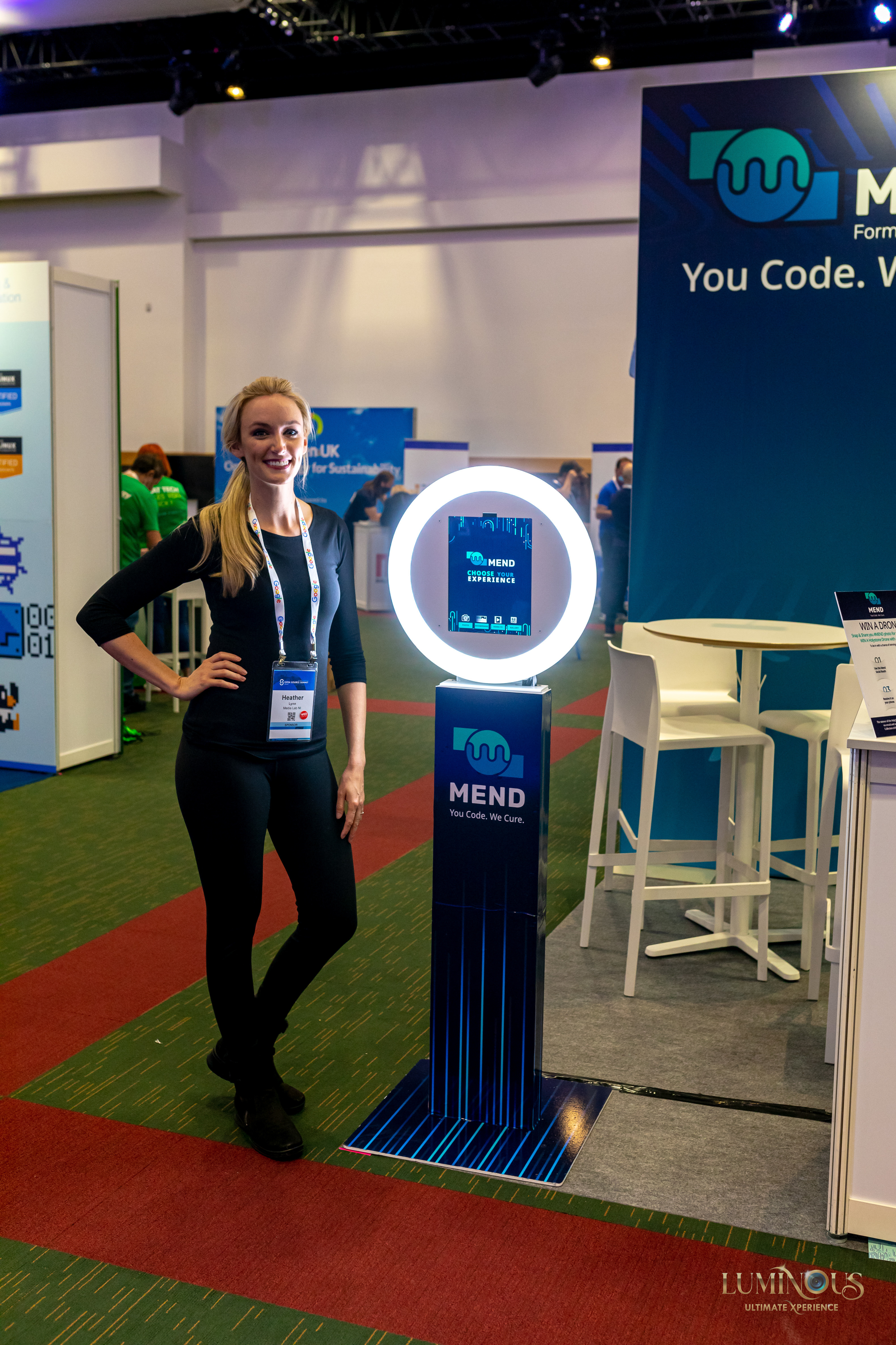 Photo Booths – Luminous Ultmate Xperience